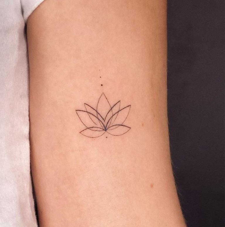 Tatuaje Flor de loto ¿Qué significa? Ideas para tatuarte [2023]